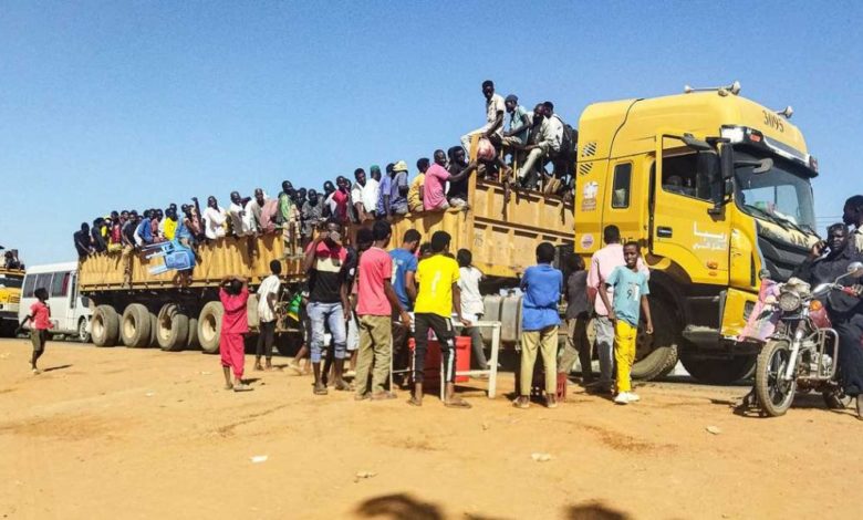 Thousands of people flee to Chad as fighting between RSF and the army ...