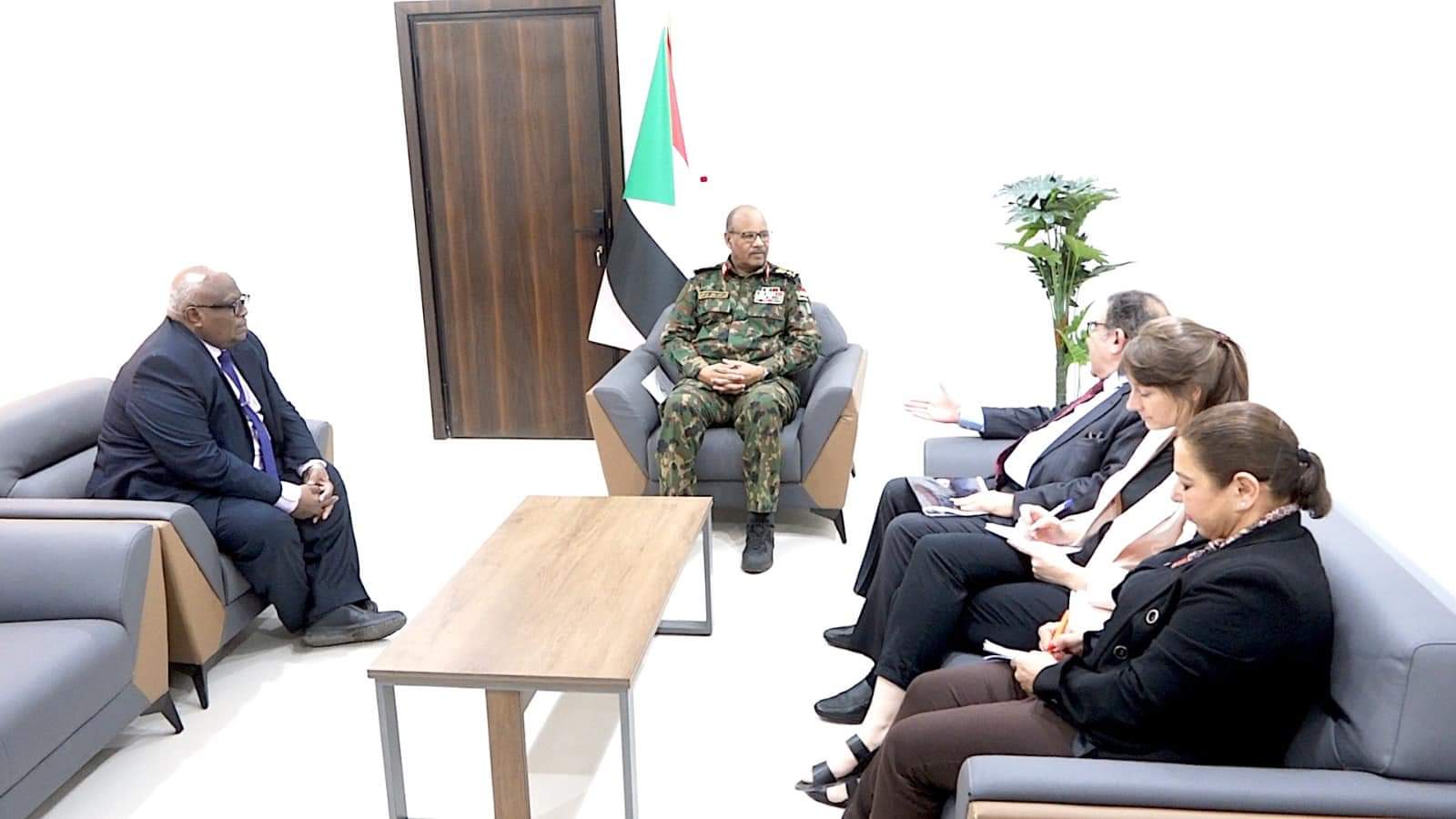Ibrahim Jaber discusses with Radwan Nuweiser the humanitarian situation ...